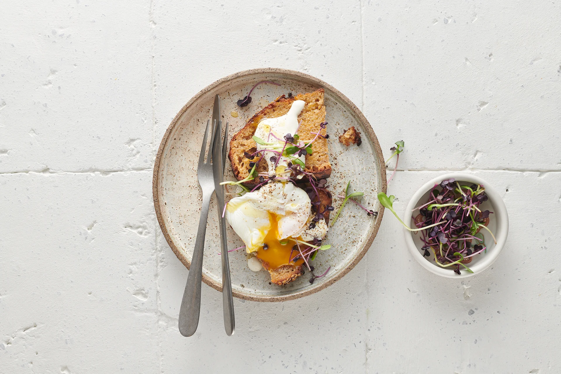 Pochierte Eier auf Toast - Tiptopf Rezept